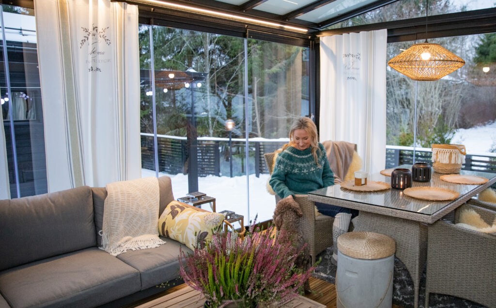 Esileht - Klaasterrass